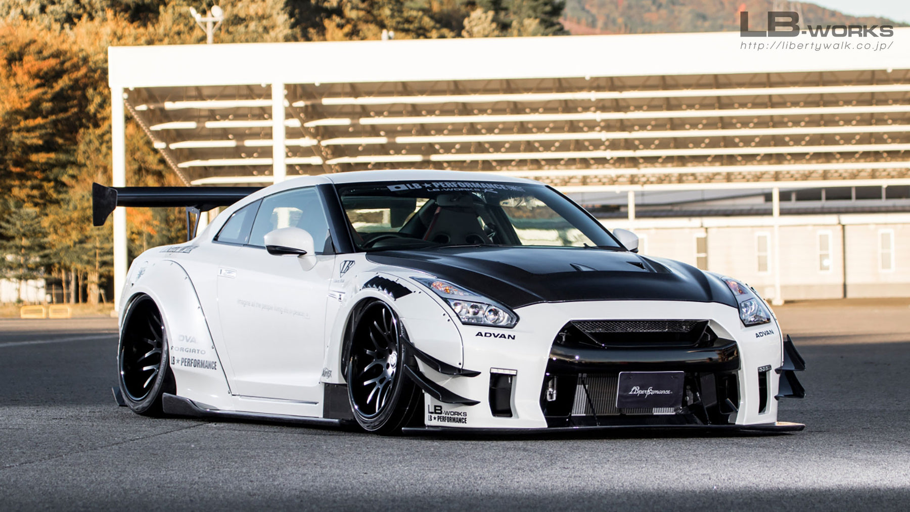 Liberty Walk NISSAN GT-R R35 Type 2 Wide Body Kit | TRACKUZA.COM ...